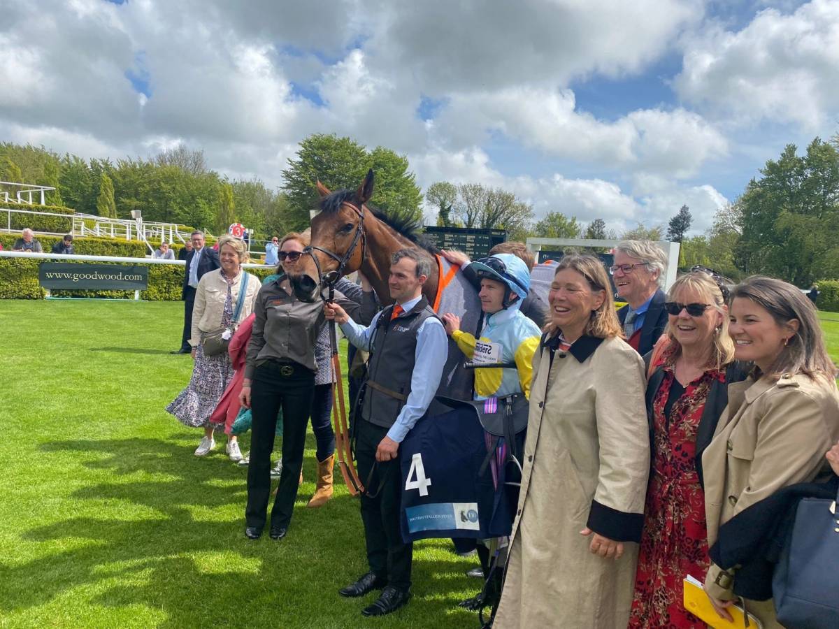 Luisa Casati wins Listed - Tom Ward Racing